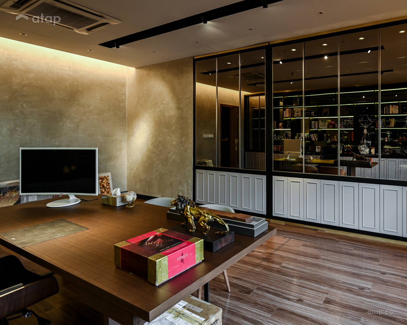 Modern Rustic Study Room bungalow design ideas & photos Malaysia | Atap.co