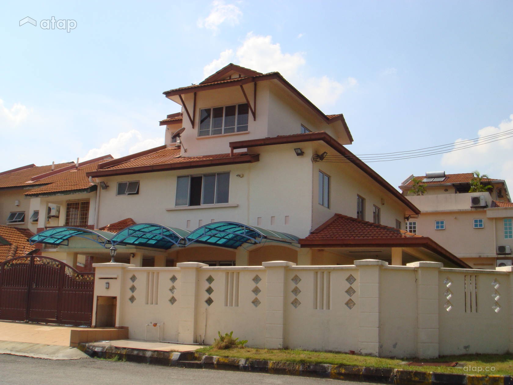 Asian Classic Exterior terrace design ideas & photos Malaysia | Atap.co