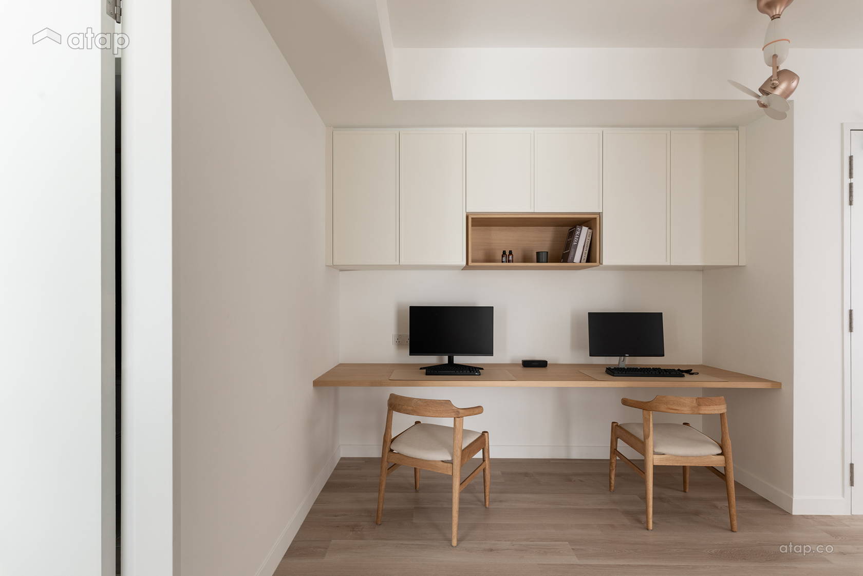 Minimalistic Scandinavian Study Room apartment design ideas & photos ...