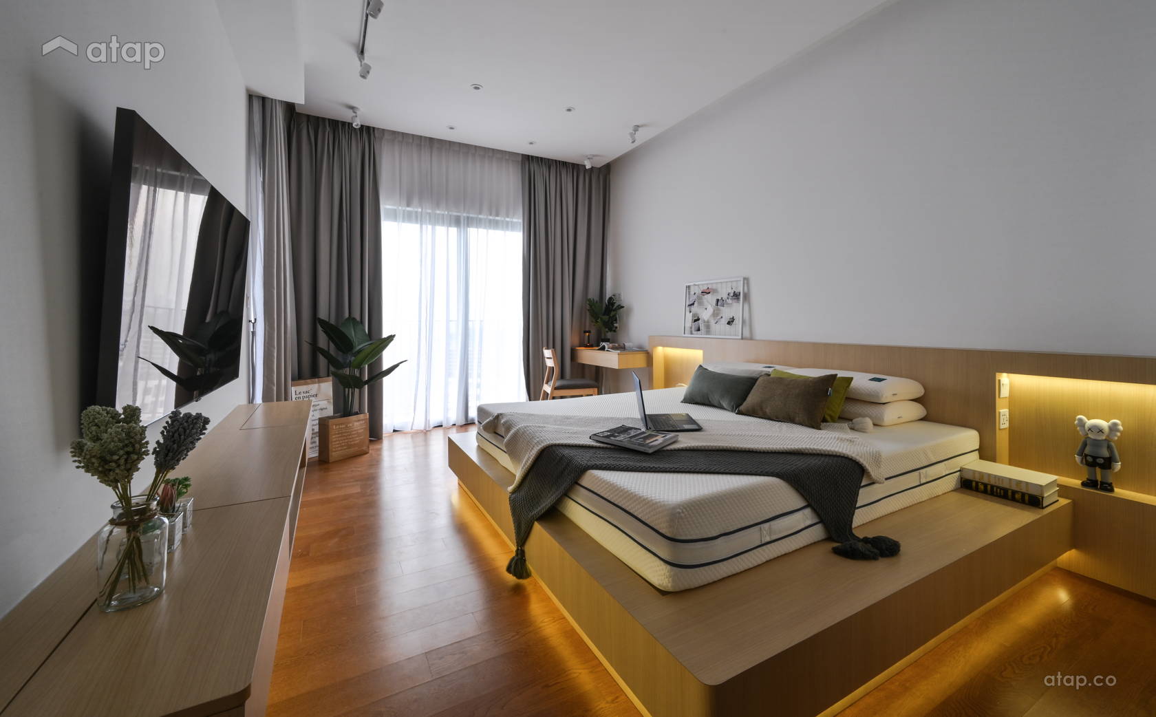 Minimalistic Zen Bedroom condominium design ideas & photos Malaysia ...