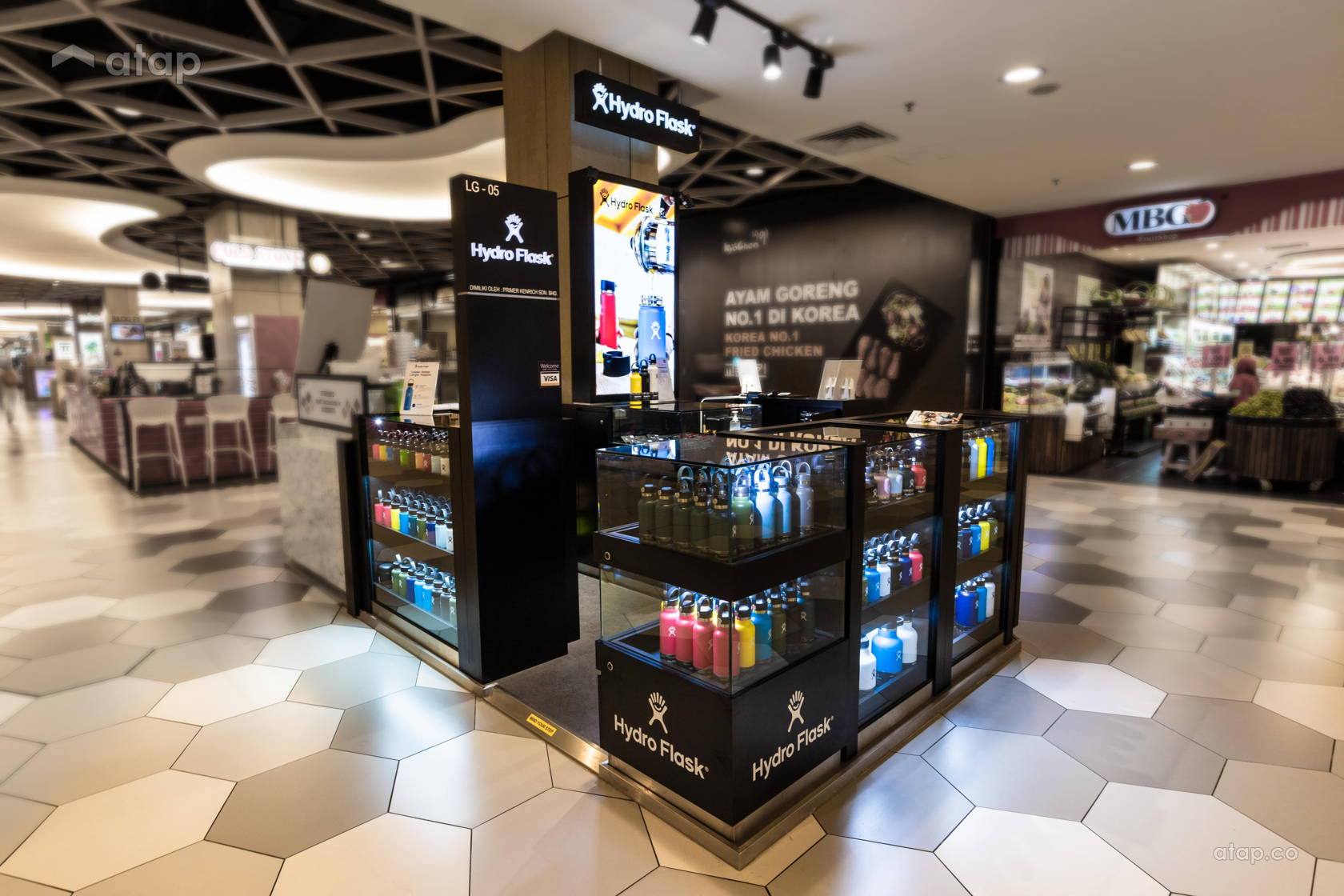 Contemporary Retail shopping mall design ideas & photos Malaysia | Atap.co