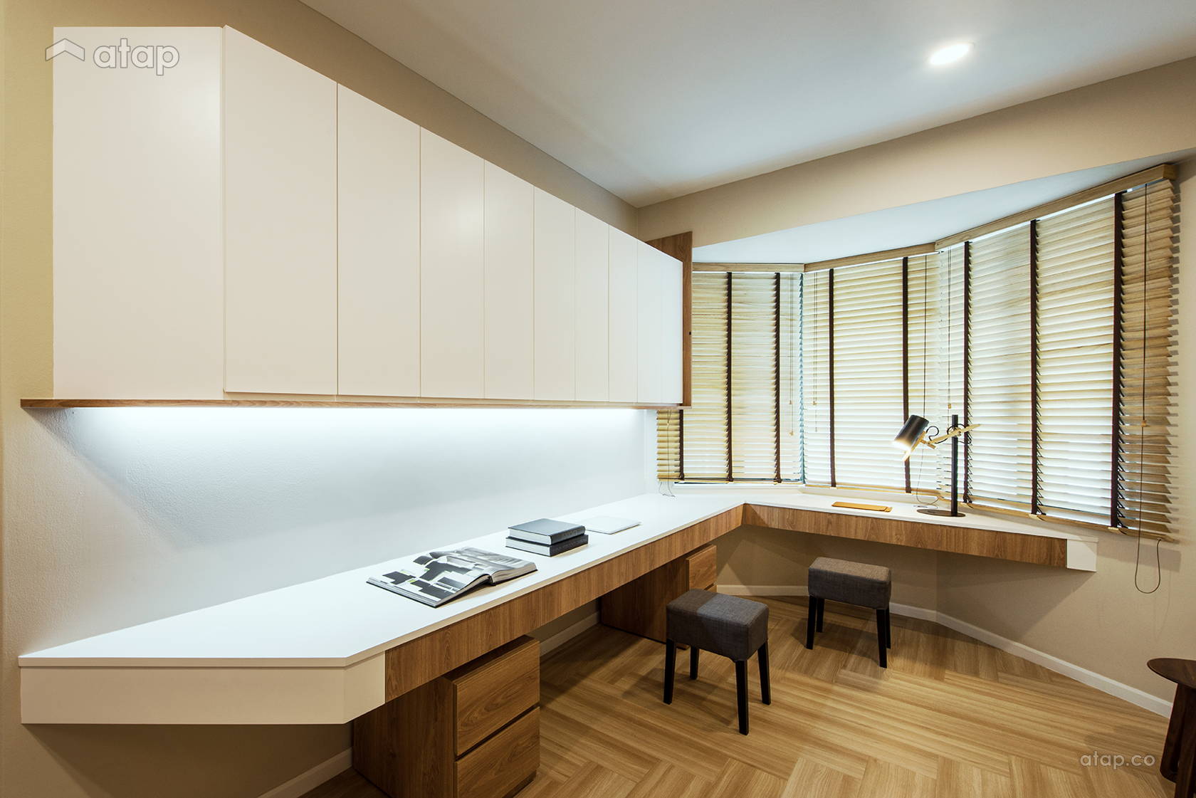 Minimalistic Scandinavian Study Room apartment design ideas & photos ...