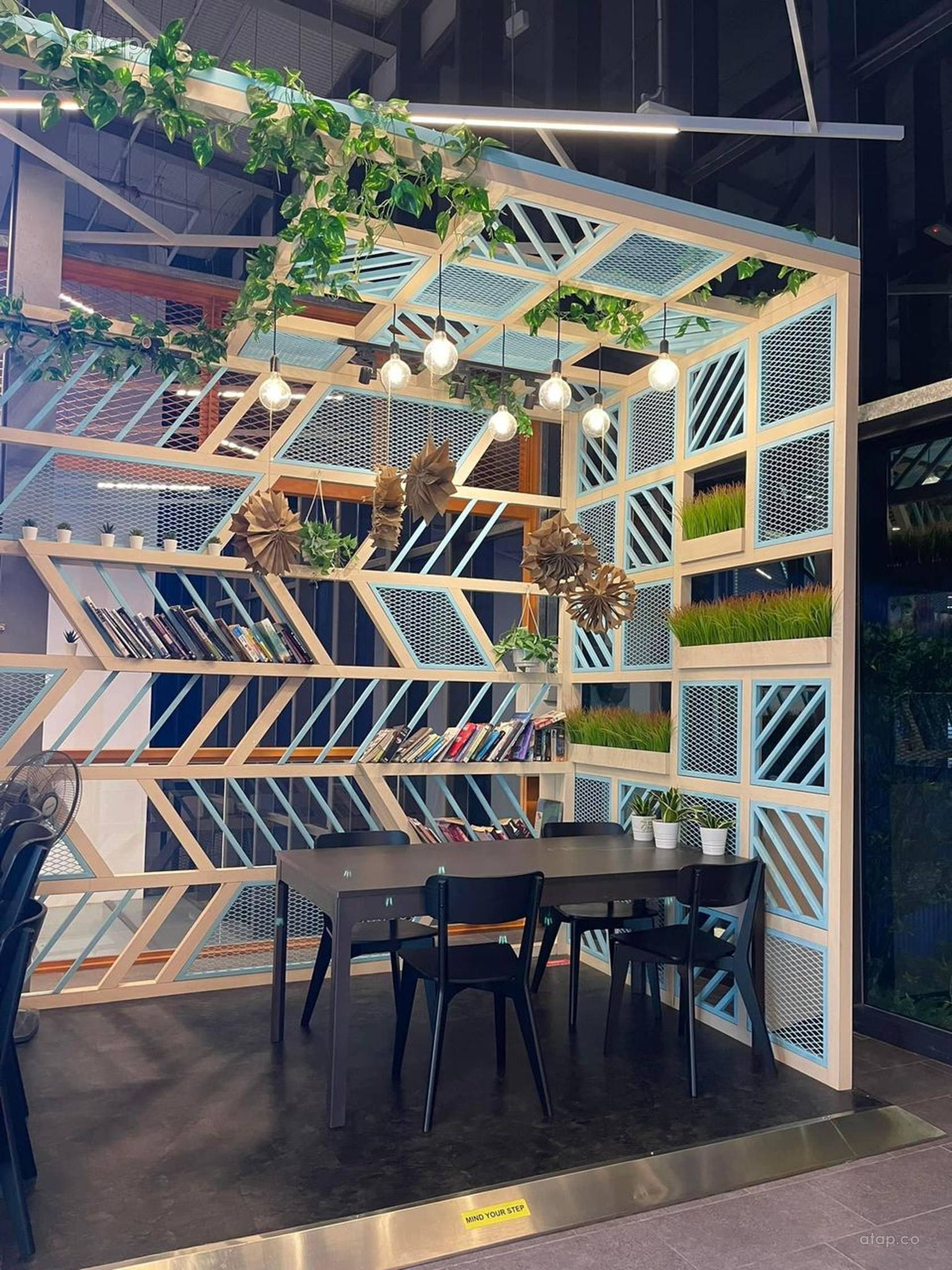 Minimalistic Retro F&B Retail shopping mall design ideas & photos ...