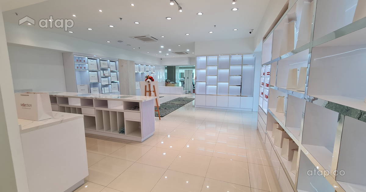 Coach collection Boutique interior design renovation ideas, photos and ...