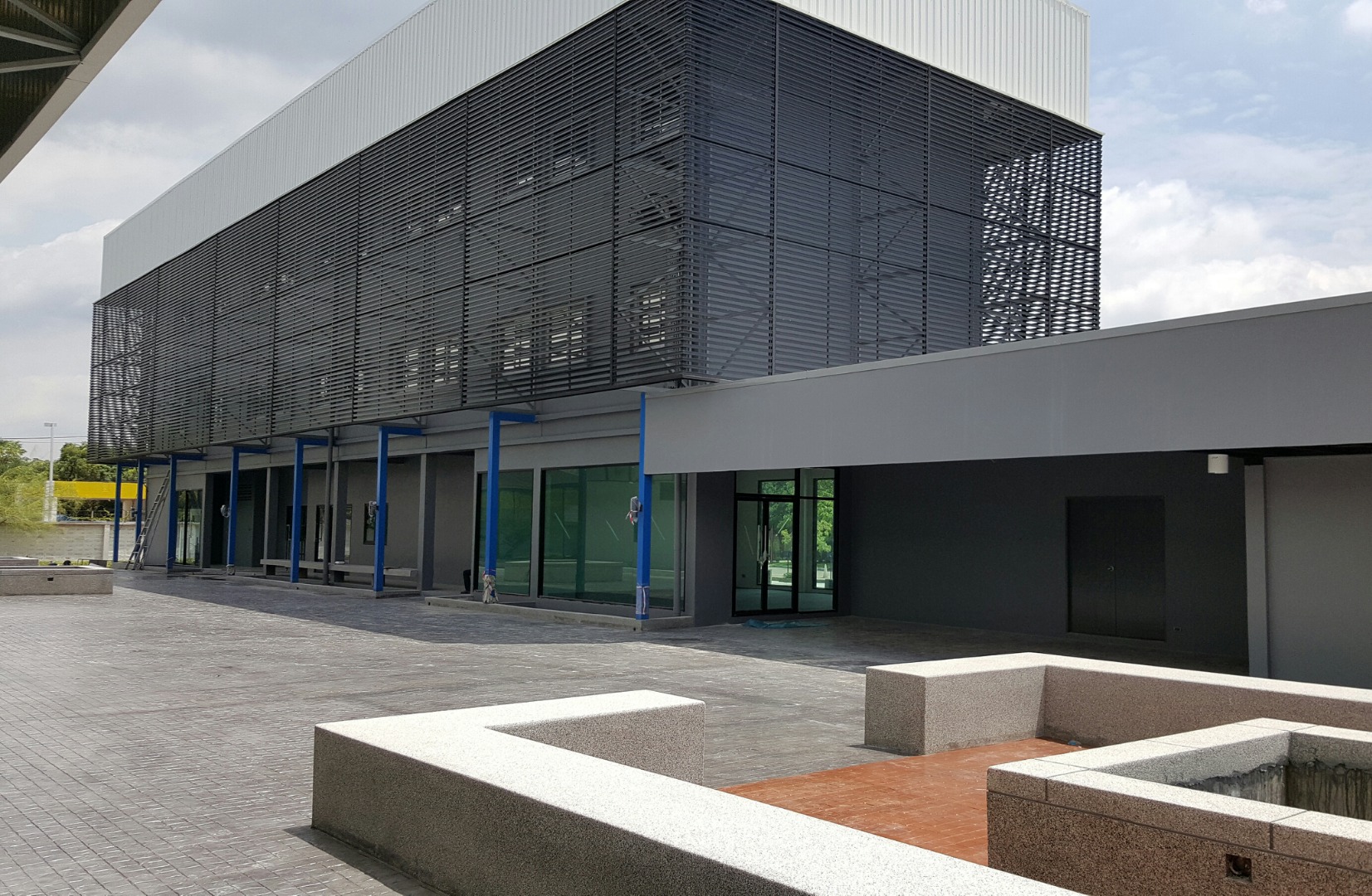 ต่อเติม รีโนเวท Renovate อาคารสามชั้้น โดย Thai Forward Engineering | กรุงเทพมหานคร