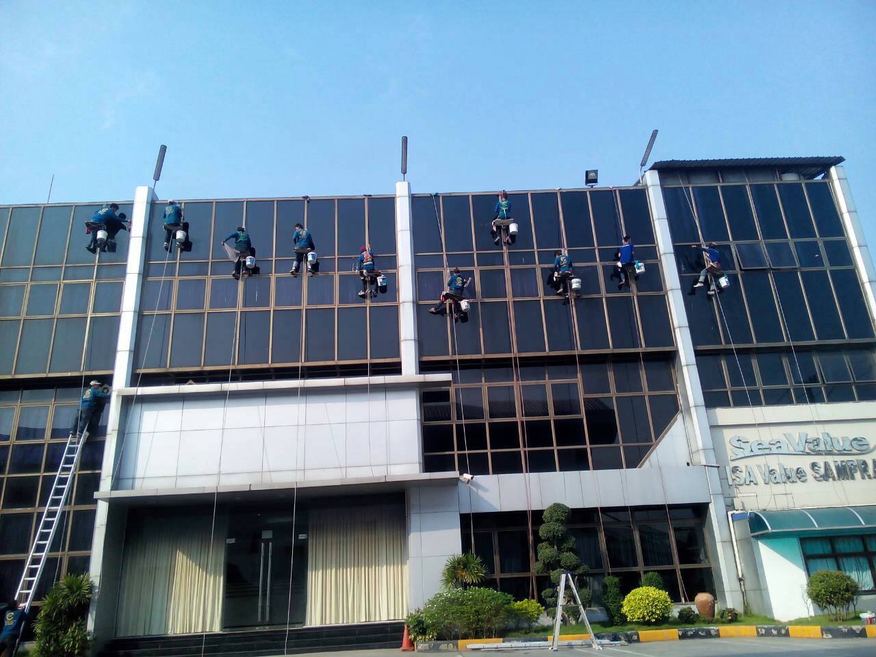 รับเหมา เช็ดกระจกอาคาร I.S.A.Value Co.,Ltd.(Sampran) นครปฐม บริษัท บี.เค.พาวเวอร์ คลีน พลัส ...