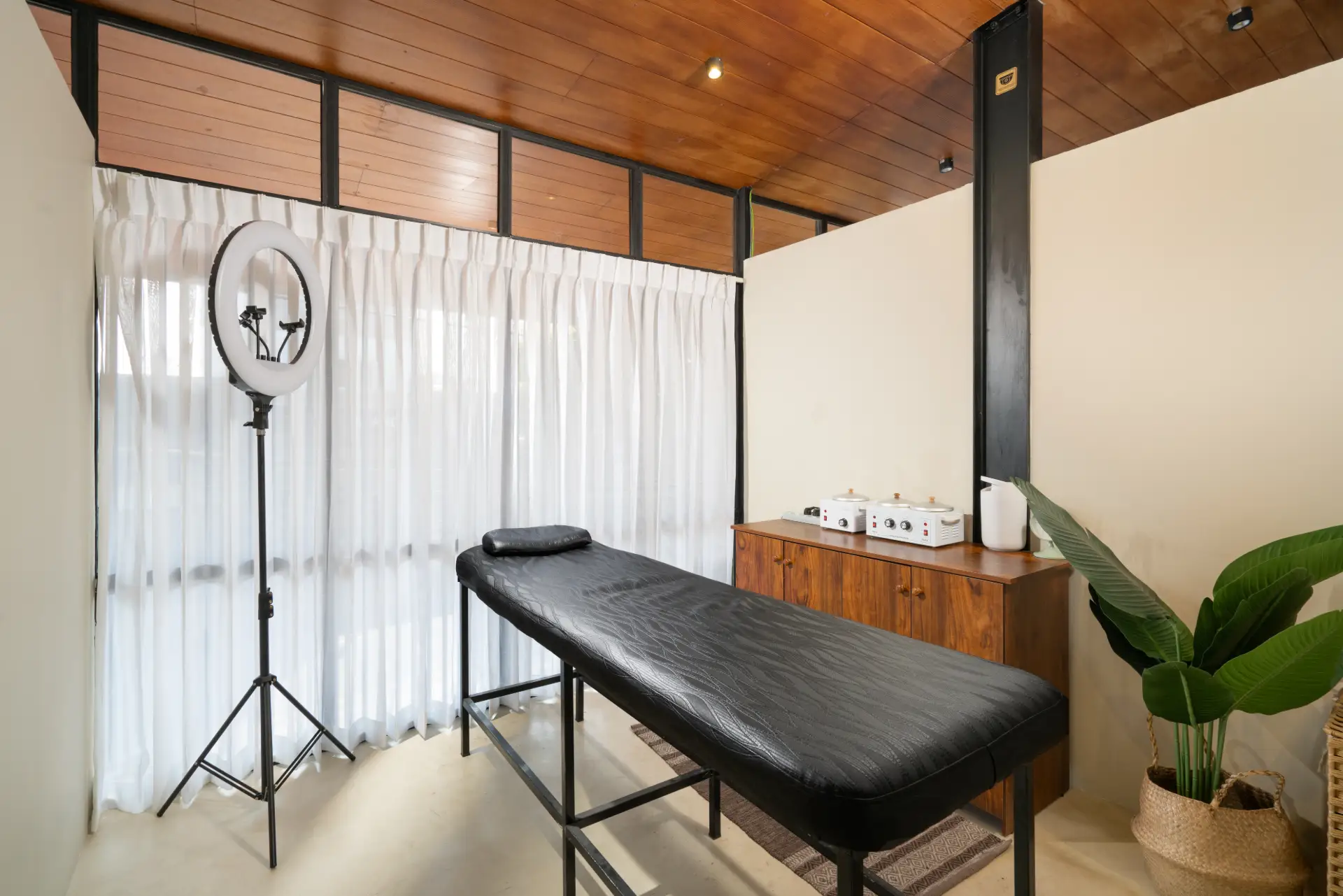 News - Mens Waxing Benefits for Everyday Confidence & Freshness