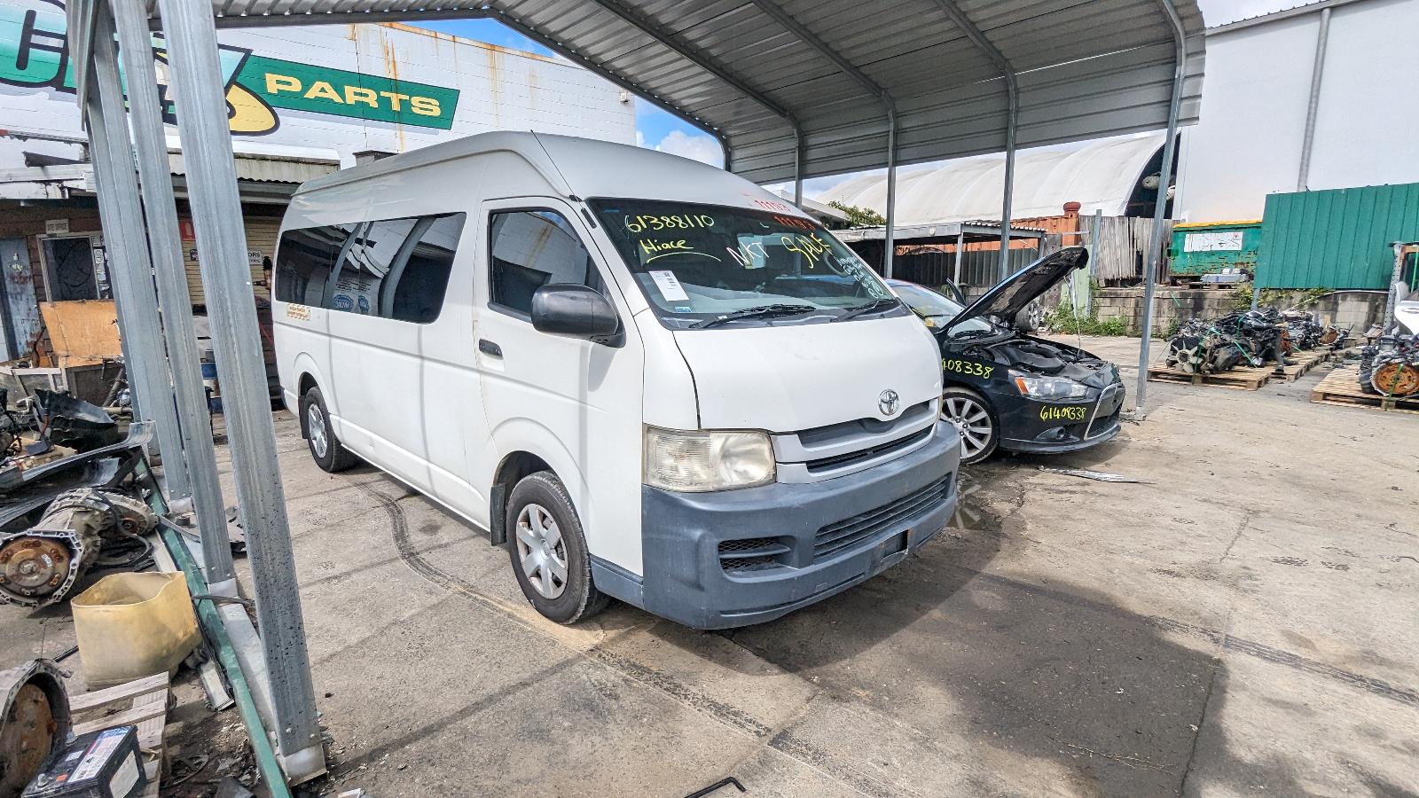 Rocker Assy/Cover Hiace Toyota 2008