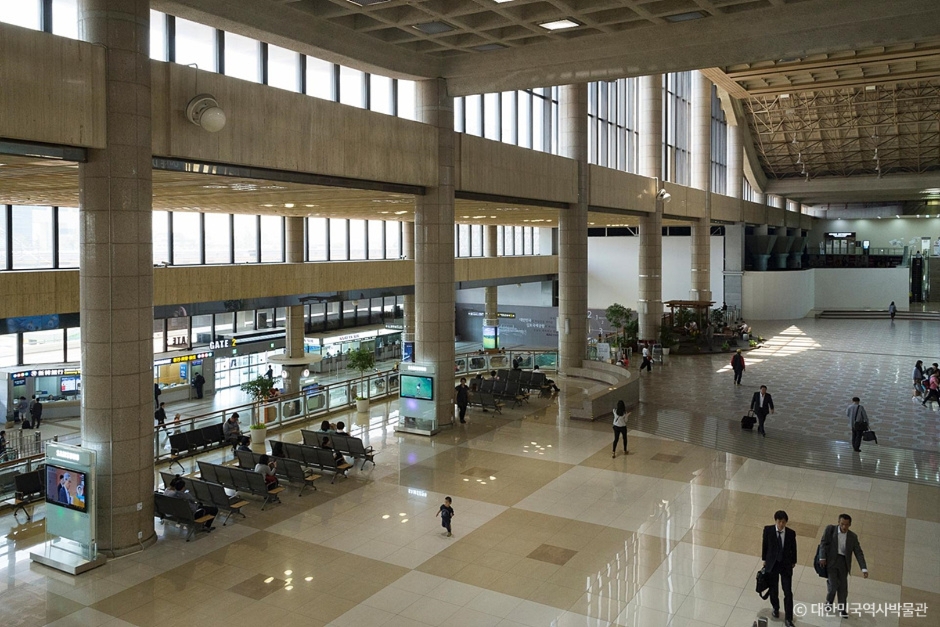 Gimpo Airport: Lokasi, Cara ke Sana & Pilihan Transportasi