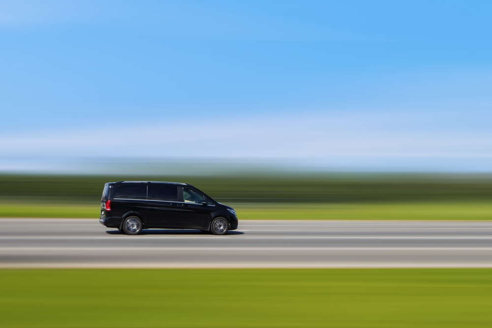 Pesan Travel Bhinneka Shuttle Cibubur Point Automotive Center - Buah Batu