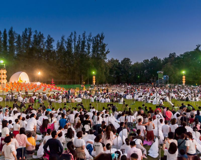 Yi Peng Chiang Mai: Lễ hội thả đèn trời rực rỡ ở Thái Lan