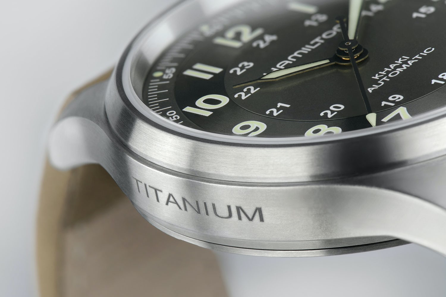 Hamilton Khaki Field Hadir Dalam Versi Titanium
