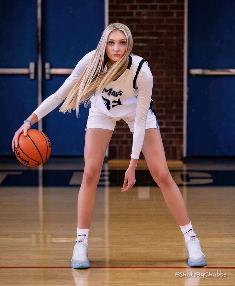 Curry契妹Cameron Brink天使臉孔 + 逆天長腿 看她打波就是賞心悅目～