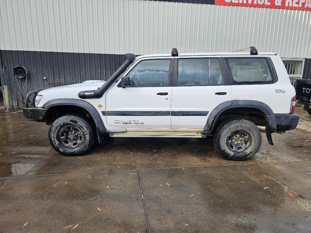 Rear Bumper Patrol Nissan 2001