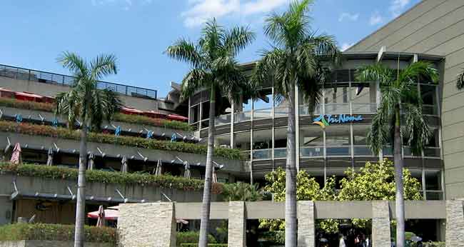 Shop Till You Drop in Manila | HalalTrip