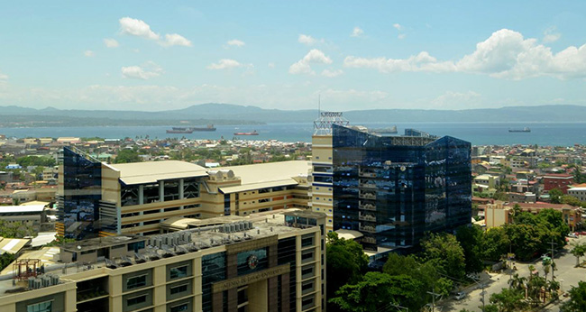 Day 1 in the Philippines with Aizat – Exploring Davao | Halal Trip