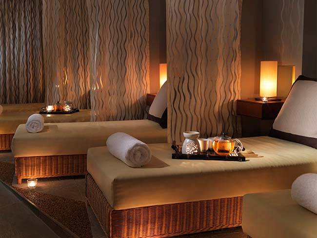 7 Reasons to Stay at Muslim-Friendly Fairmont Singapore