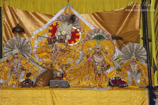 Deity Darshan of Shri Radha Madan Mohan Temple, Vrindavan