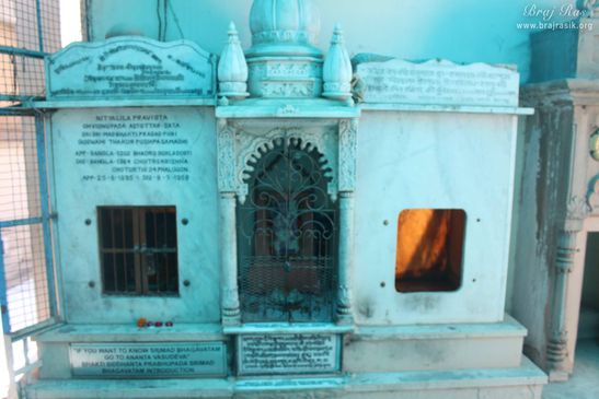 Samadhi of Shri Bhakti Prasad Puri Goswami at Shri Radha Damodar Temple ...