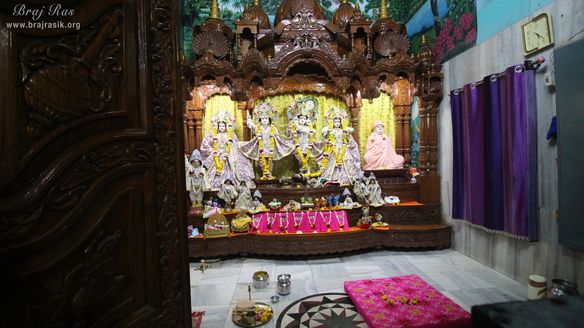 Distant darshan of deities at Shri Roop Sanatan Gaudiya Math, Vrindavan