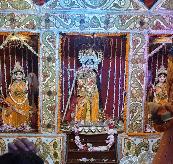 Radha Ashtami darshan of Bansichor Radharani at Nidhivan.