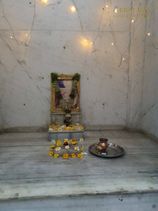 Darshan of Bhajan place of Shri Vanshi Ali Ji at Lalit Kunj, Vrindavan.