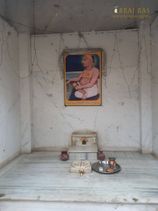 Darshan of Bhajan place of Shri Vanshi Ali Ji at Lalit Kunj, Vrindavan.