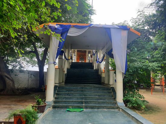 Shri Devraha Baba Bhajan/Samadhi place, Vrindavan