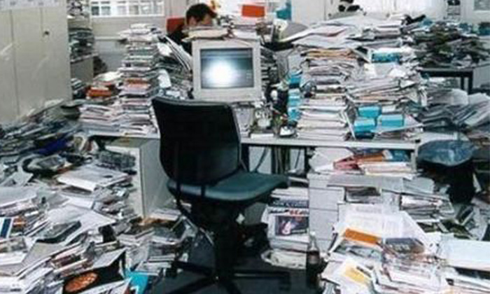 The truth about a messy desk (GALLERY) | Human Resources Online