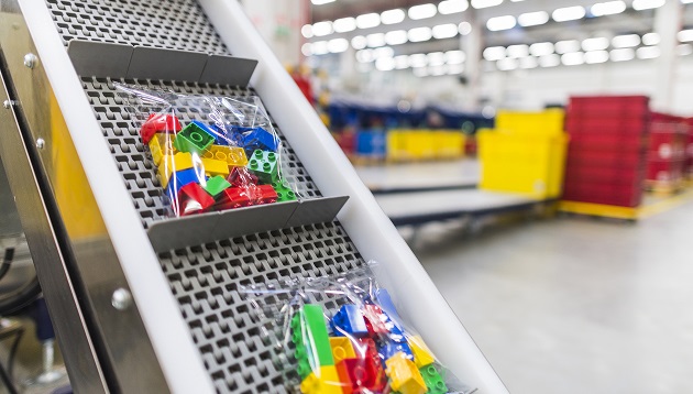 LEGO to cut 1,400 jobs as organisation becomes ‘too complex’ | Human ...