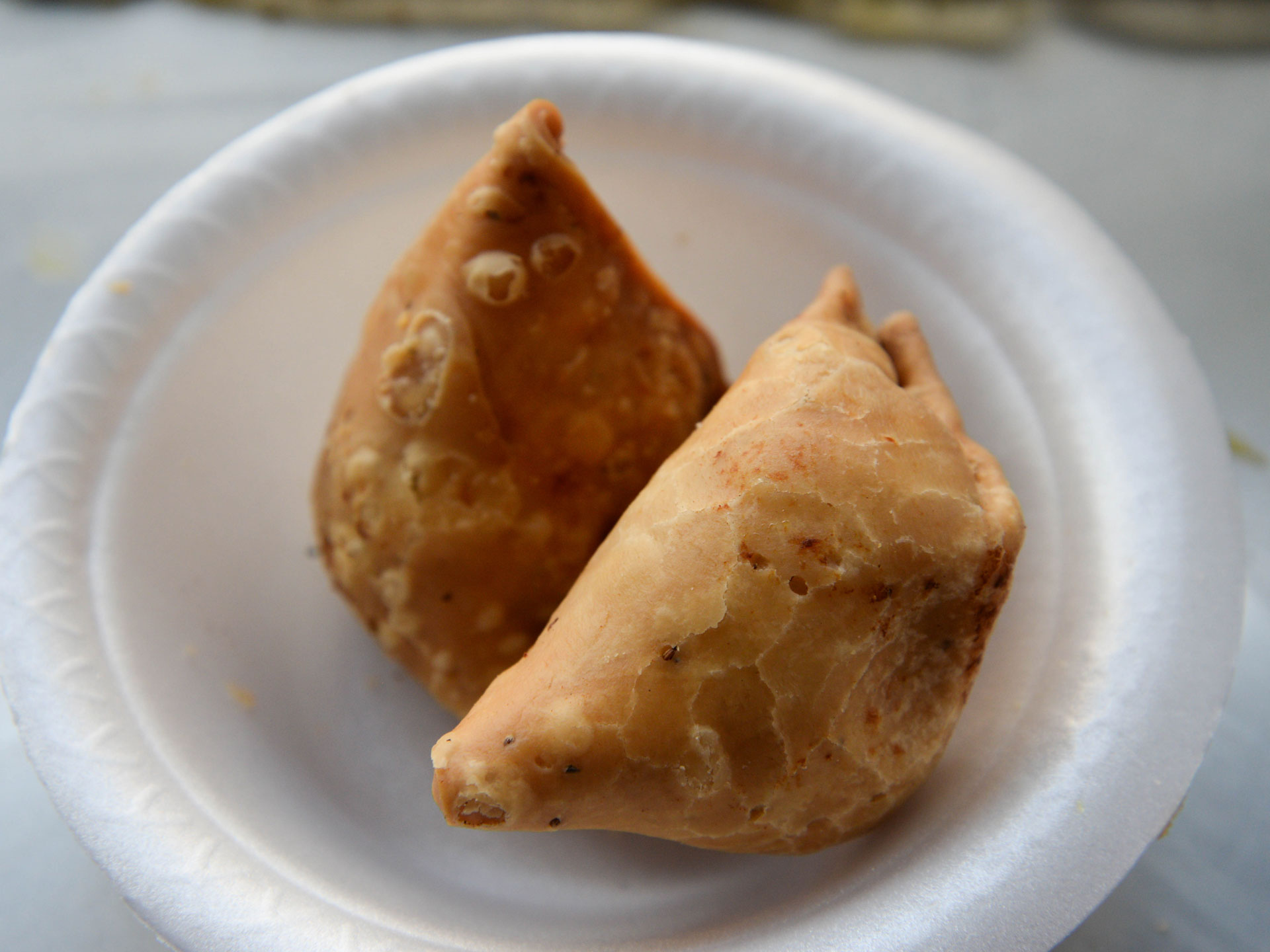 Shankar ka Samosa, Shree Special Shankar Namkeen Bhandar, Jaipur -Taste ...