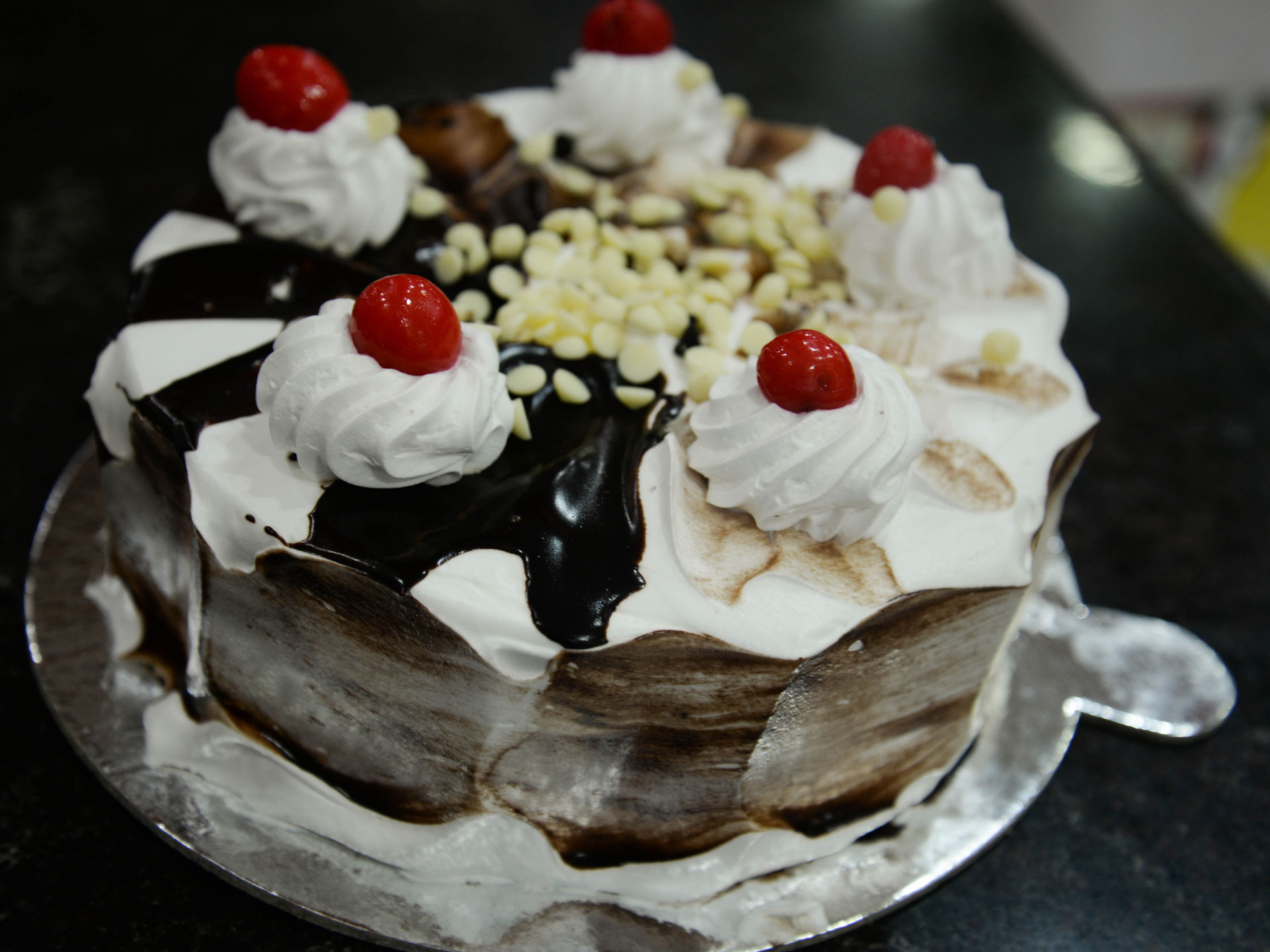 Cake World ka Custom Design Cake, Cake World, Jaipur -Taste of City