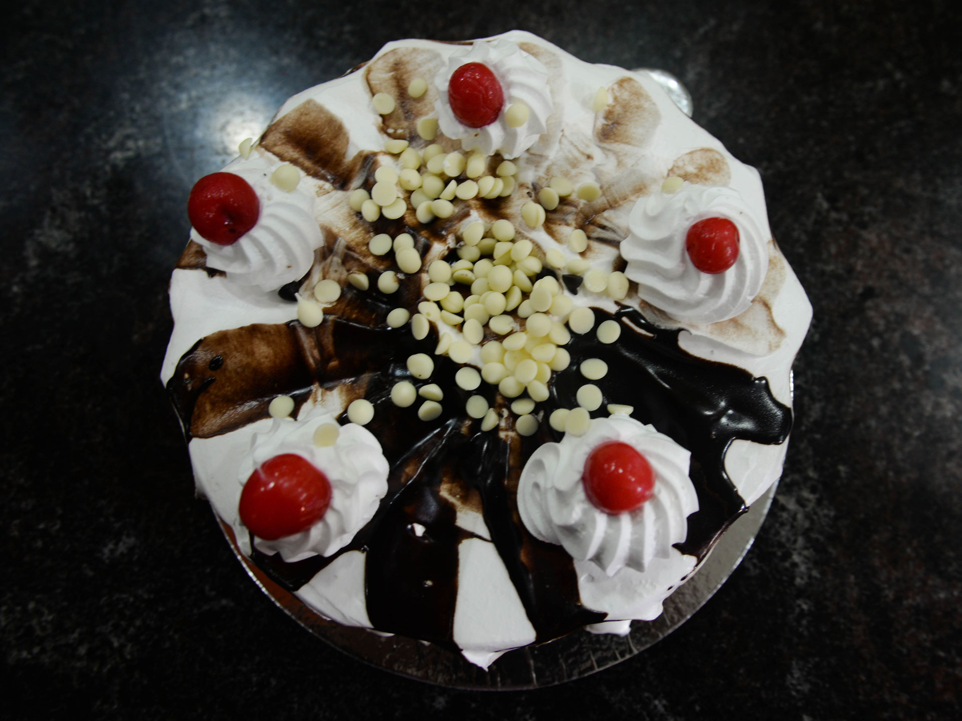 Cake World ka Custom Design Cake, Cake World, Jaipur -Taste of City