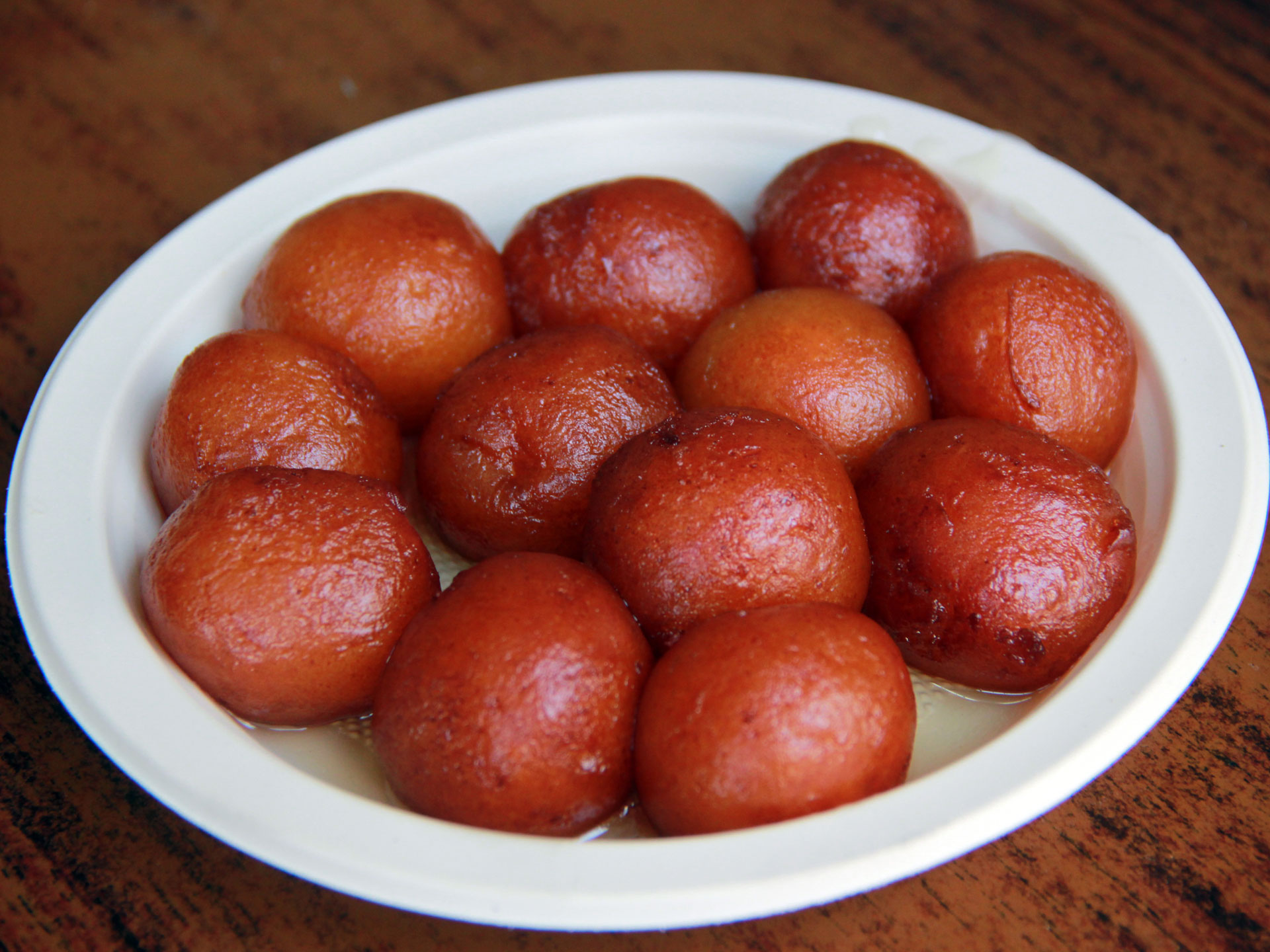 Lala Mishthan Bhandar ke Gulab Jamun, Lala Mishthan Bhandar, Udaipur ...