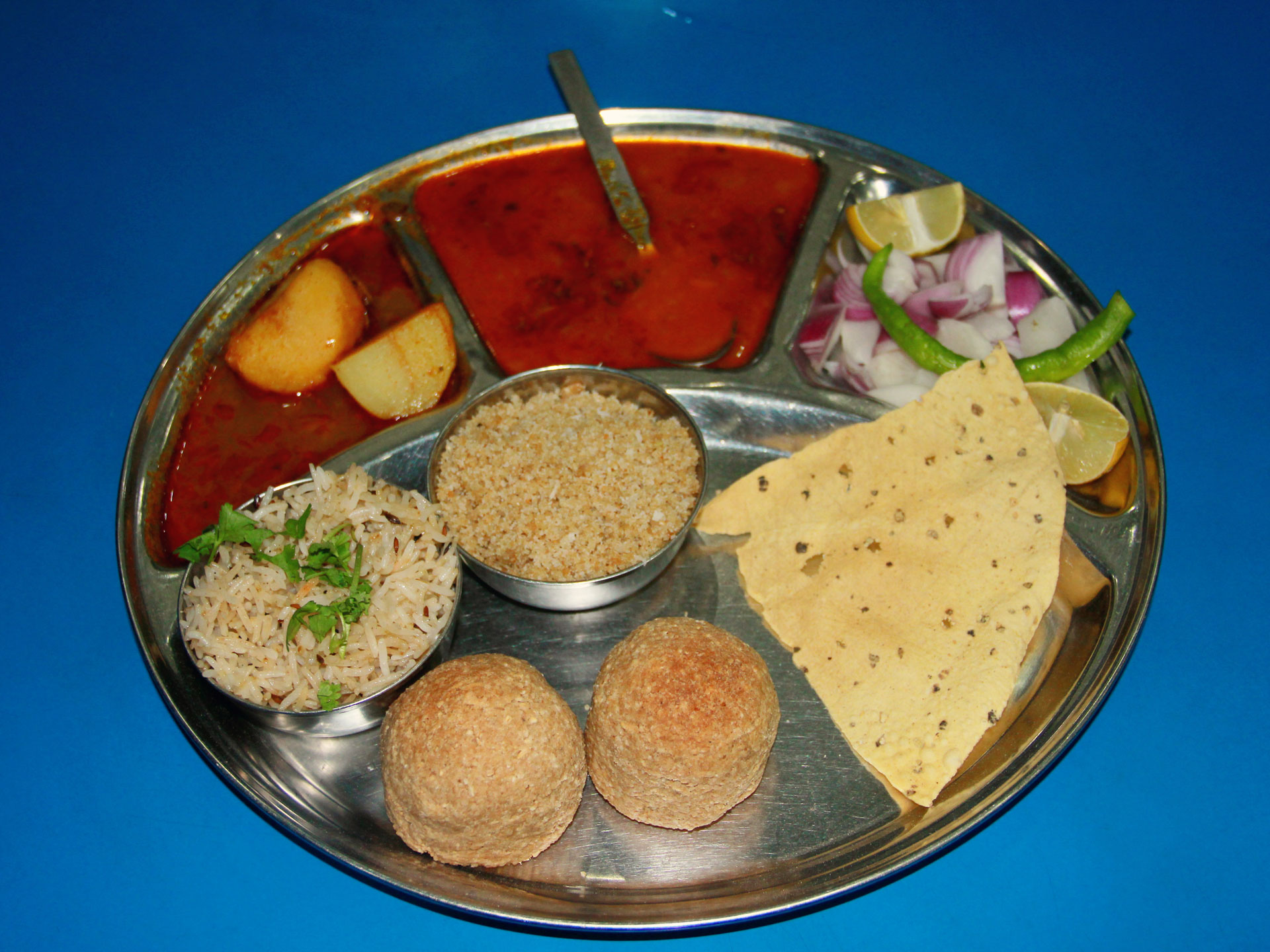 Maheshwari Bhojnalaya ki Daal Baati, Maheshwari Bhojnalaya, Kota -Taste ...