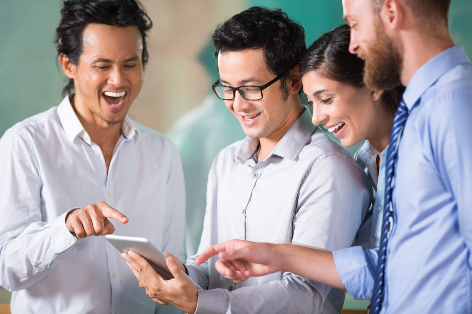 Building a Strong Professional Network: Tips and Benefits