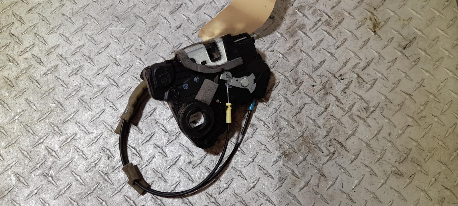 Door/Boot/Gate Lock Hiace Toyota 2016