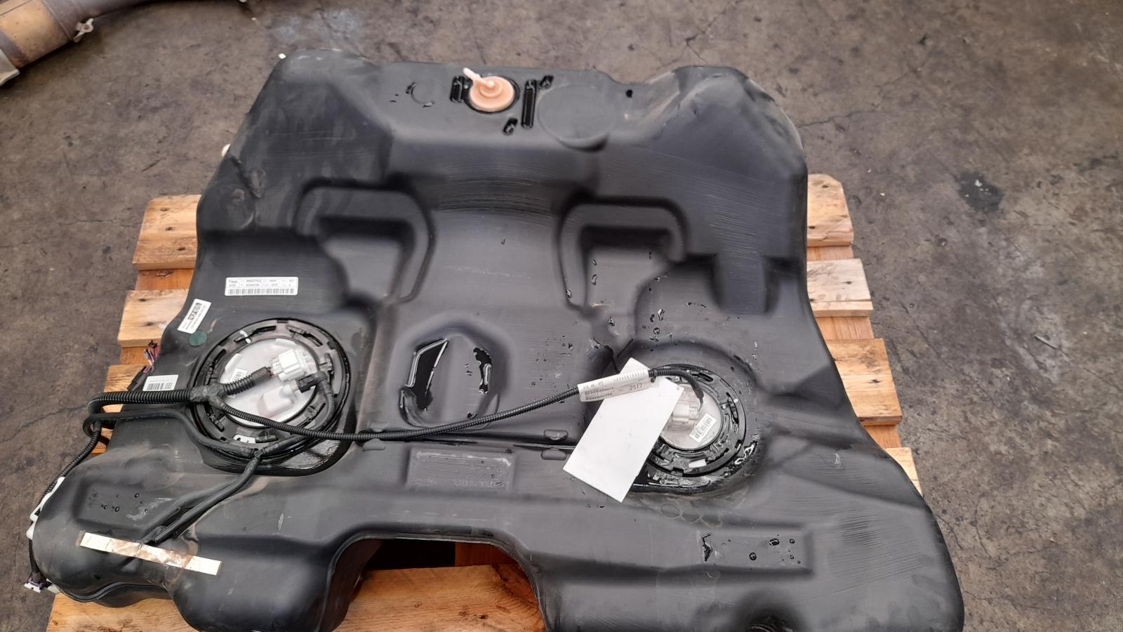 Fuel Tank Commodore Holden 2011