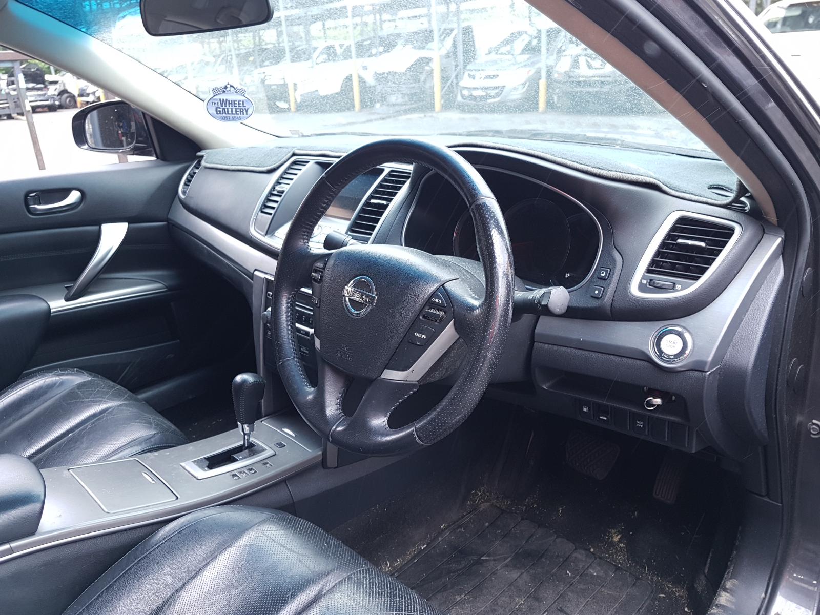 maxima 2010 interior
