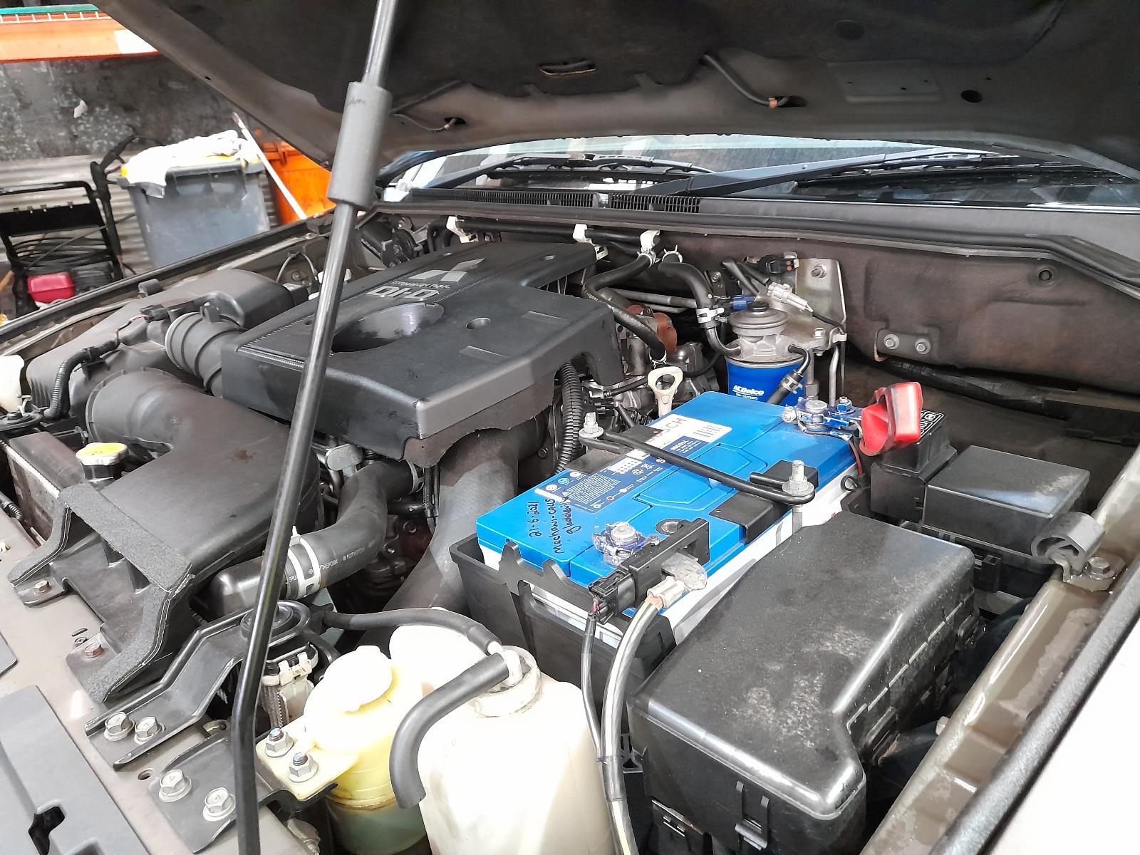 pajero 2010 engine