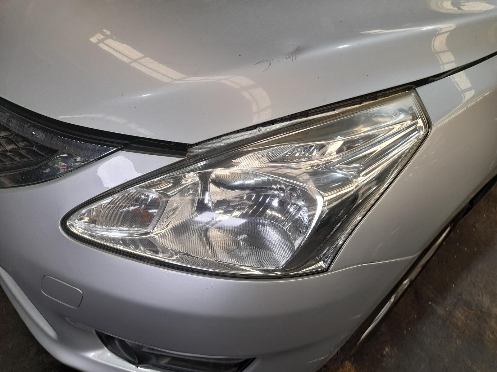 Right Front Window Reg/Motor Pulsar Nissan 2015