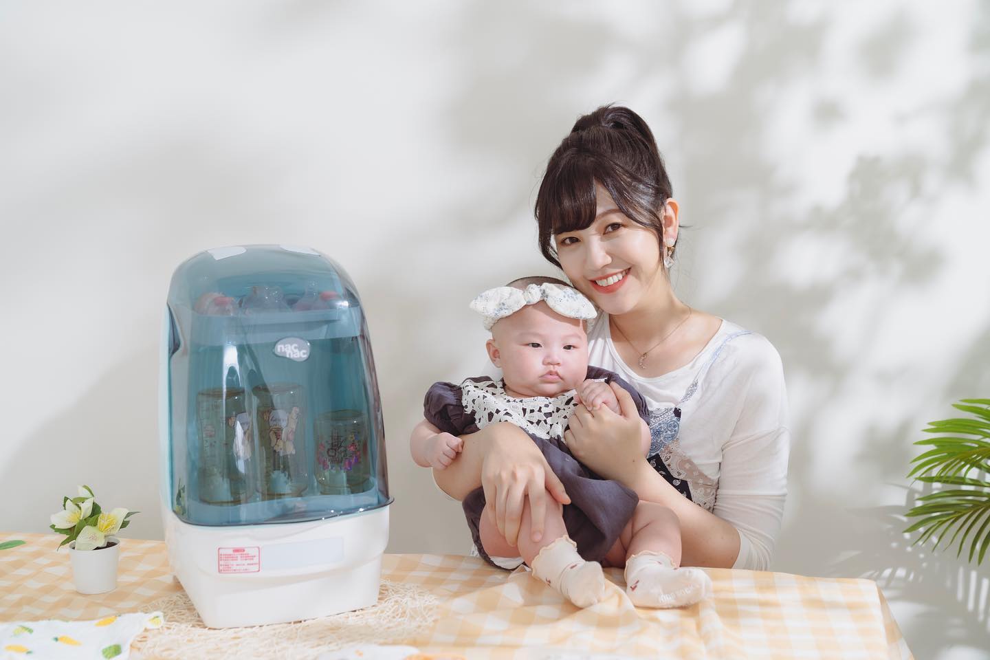 媽媽必備育兒用品之一”nacnac觸控式消毒烘乾鍋T1特仕版” | 嬰兒與母親