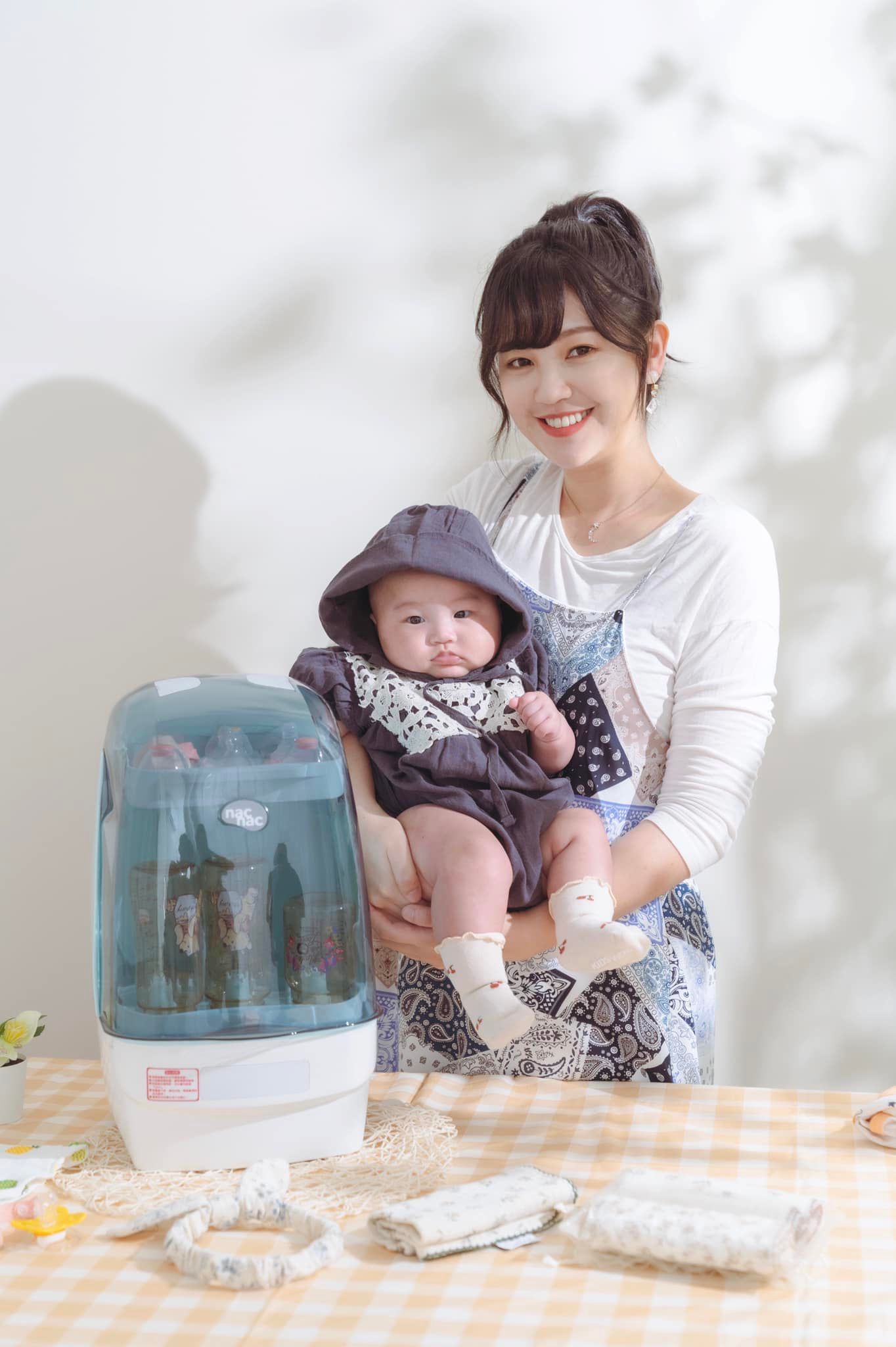 媽媽必備育兒用品之一”nacnac觸控式消毒烘乾鍋T1特仕版” | 嬰兒與母親