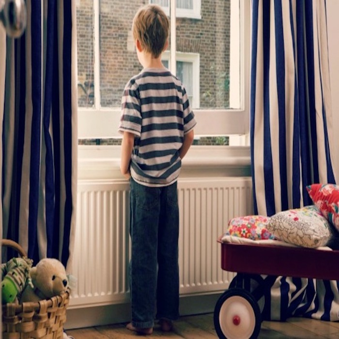 At what age can we leave a child alone at home - Mamahood.com.sg