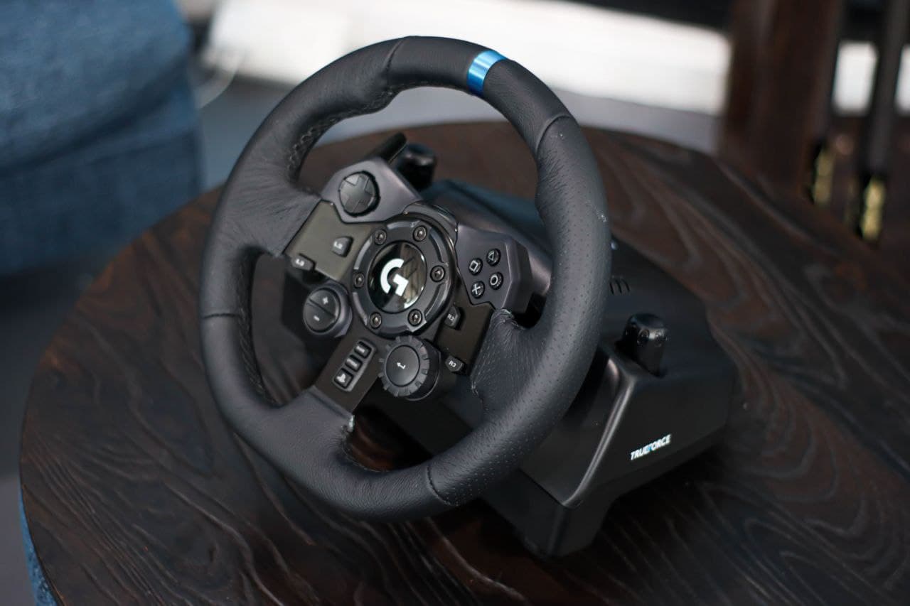 Review: Logitech G923 Racing Wheel and Pedals- Mastering The Force ...