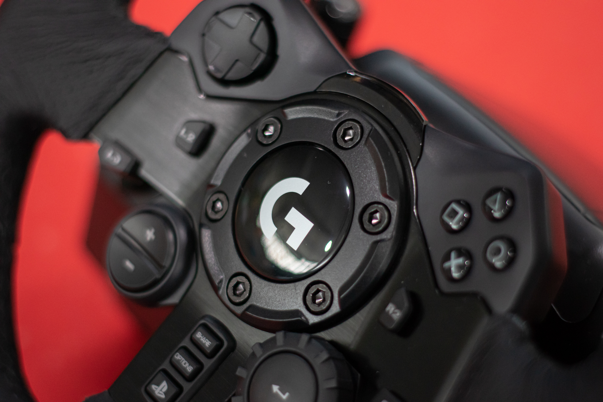 Review: Logitech G923 Racing Wheel and Pedals- Mastering The Force ...