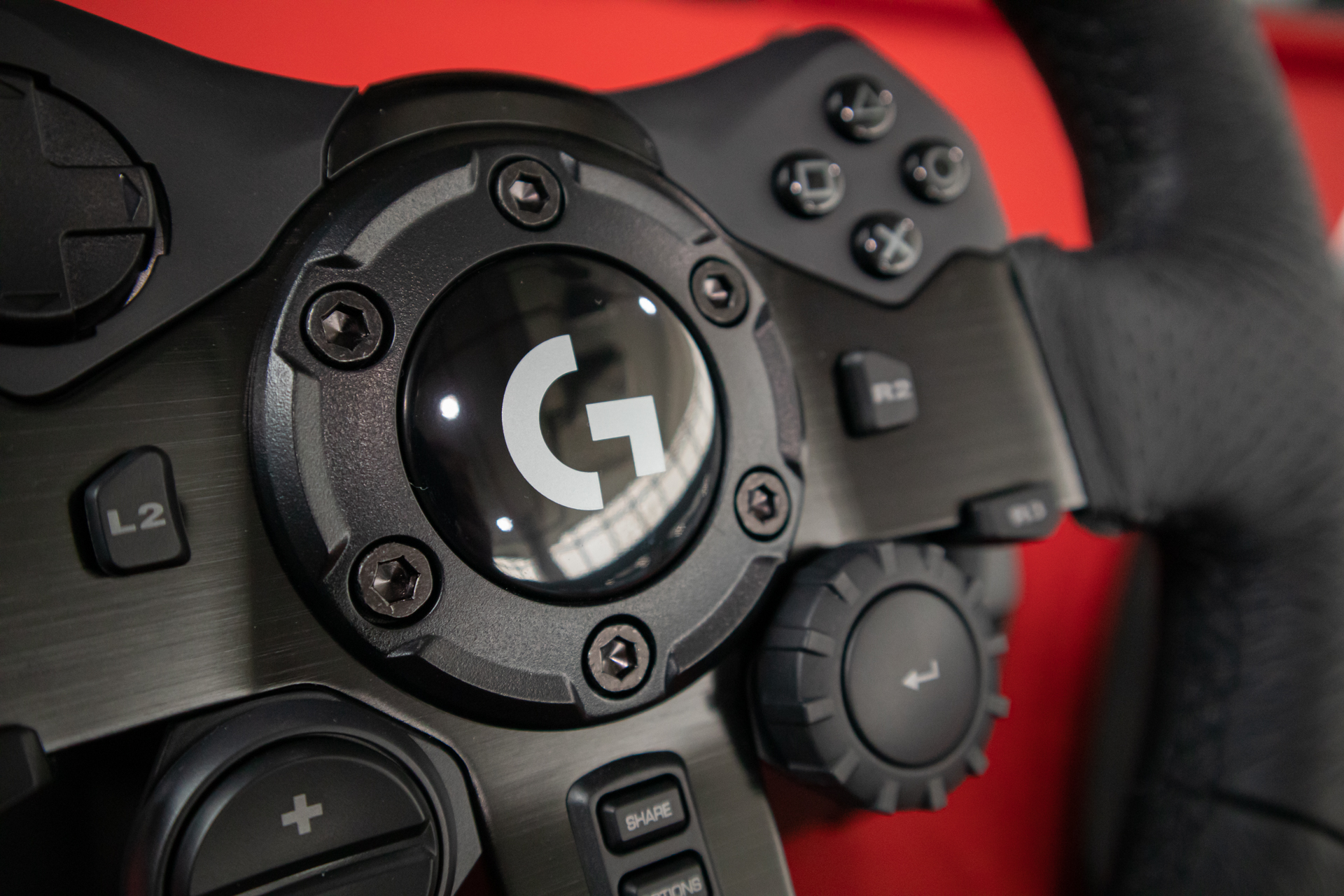 Review: Logitech G923 Racing Wheel and Pedals- Mastering The Force ...