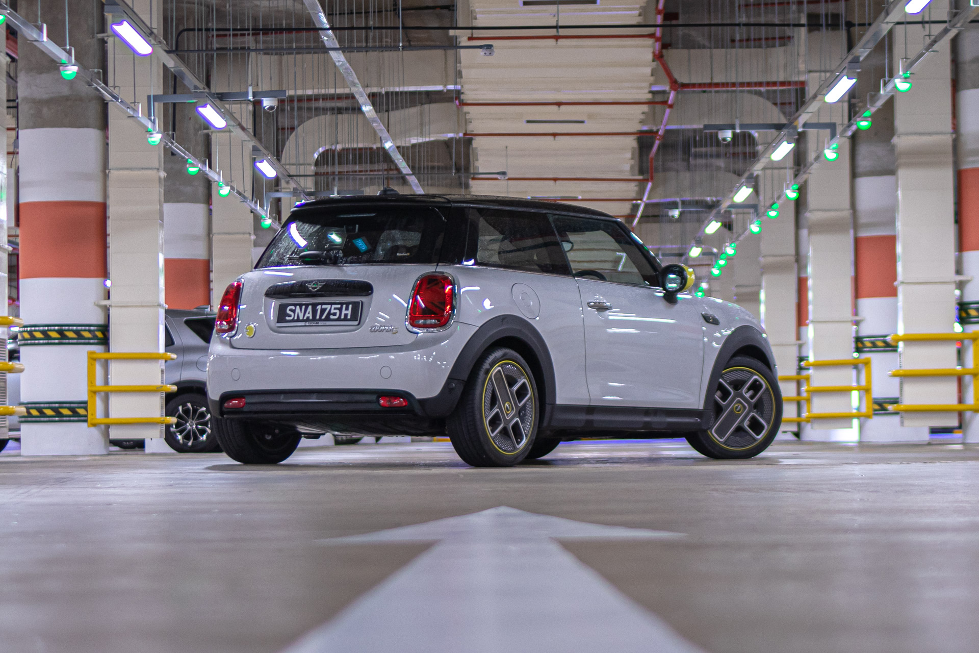 mReview: 2021 MINI Electric LCI 2 - The Electrifying Hyper-Speed Hatch ...