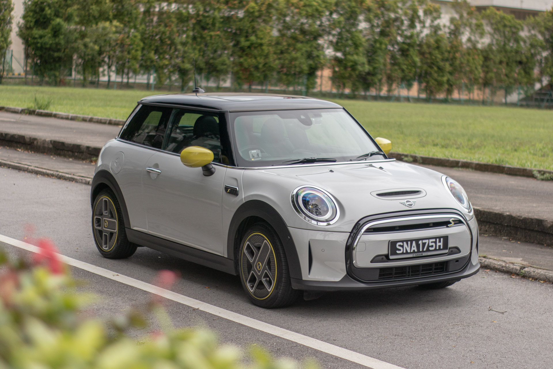 mReview: 2021 MINI Electric LCI 2 - The Electrifying Hyper-Speed Hatch ...