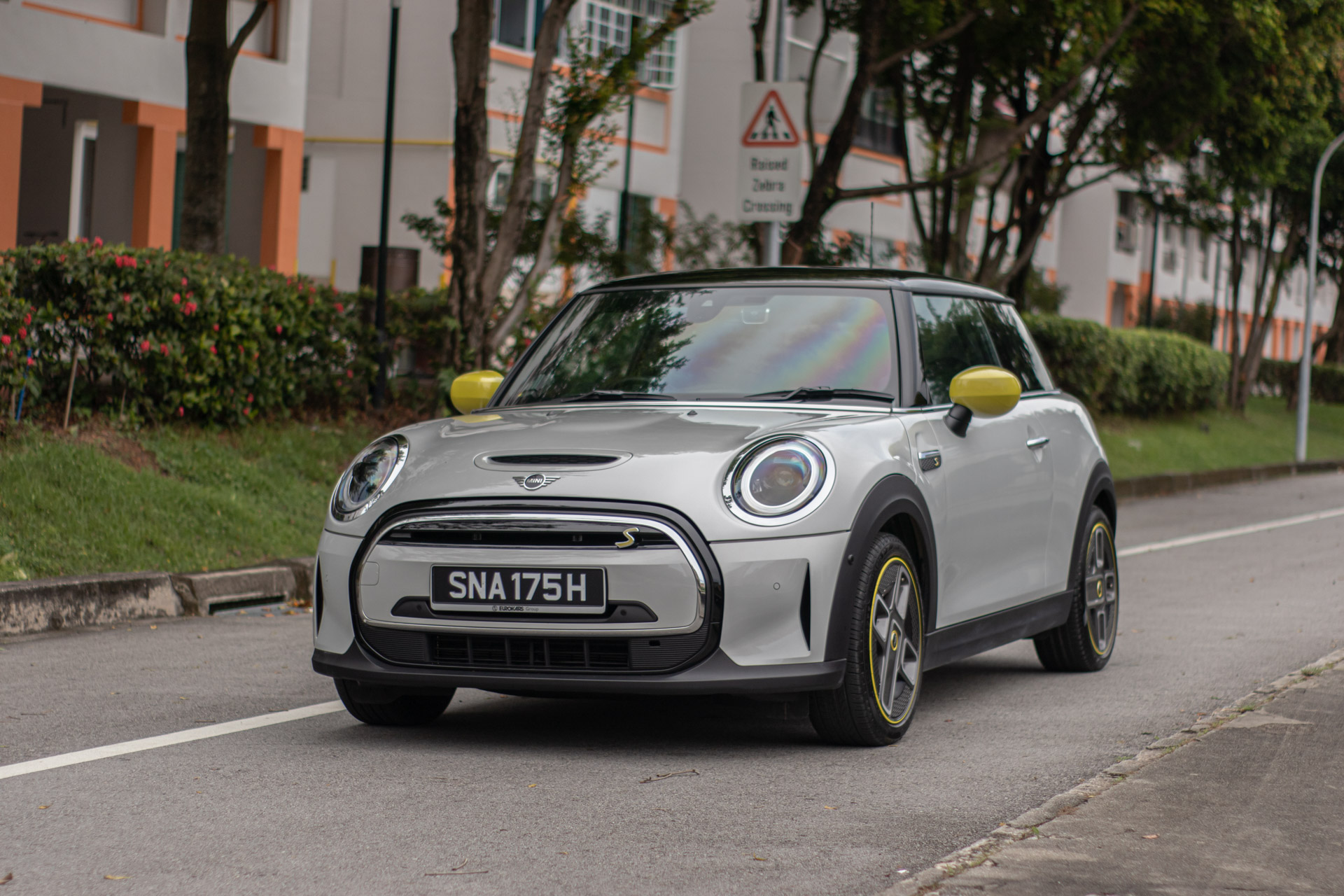 mReview: 2021 MINI Electric LCI 2 - The Electrifying Hyper-Speed Hatch ...
